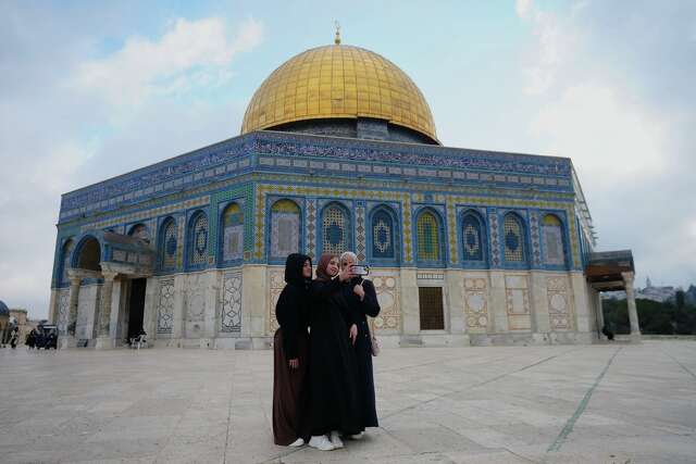 Israel lifts restrictions at holy sites in Jerusalem after fragile ...