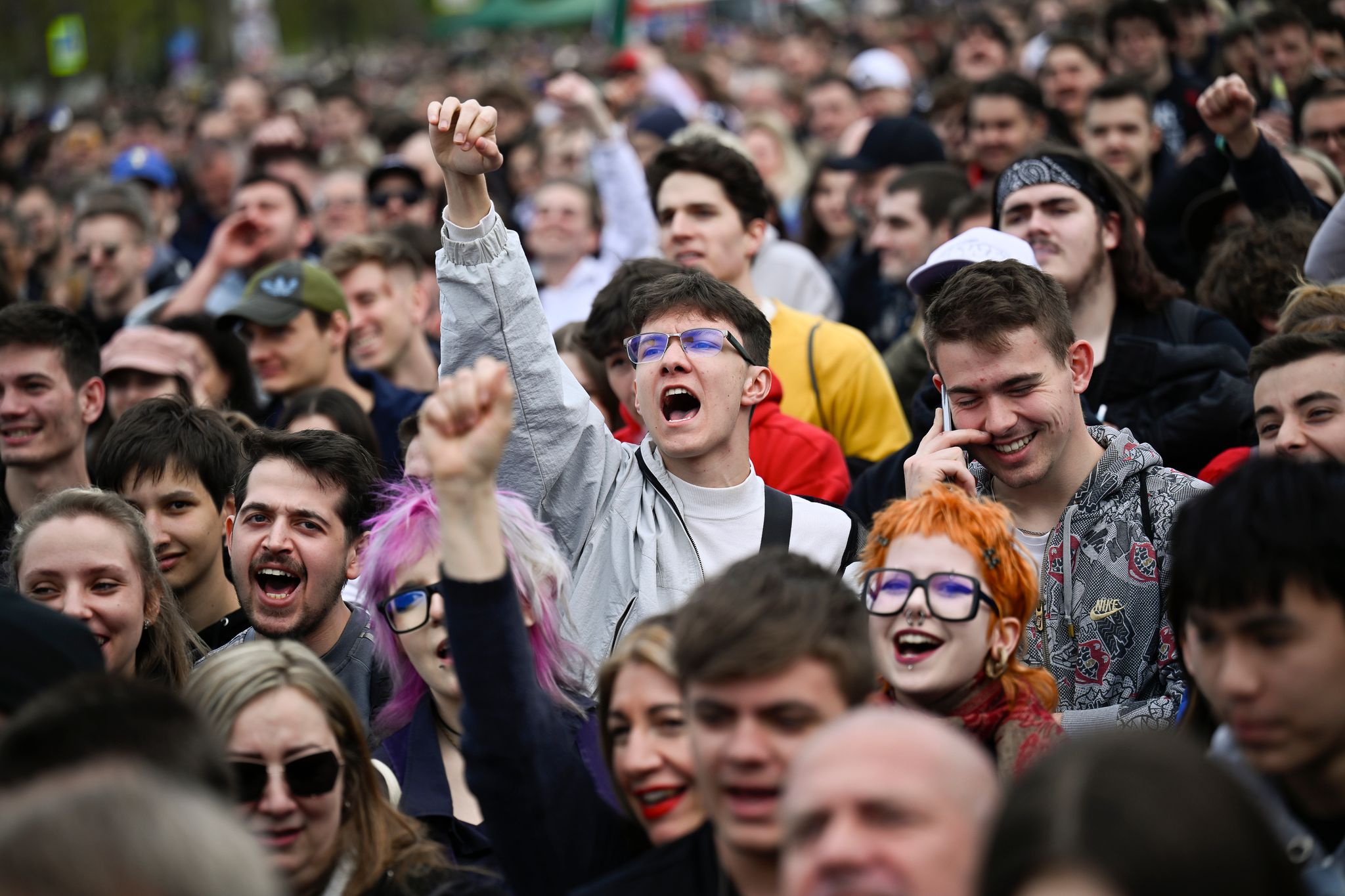 Tens of thousands rally at megaconcert to vote out Hungary's Orbán