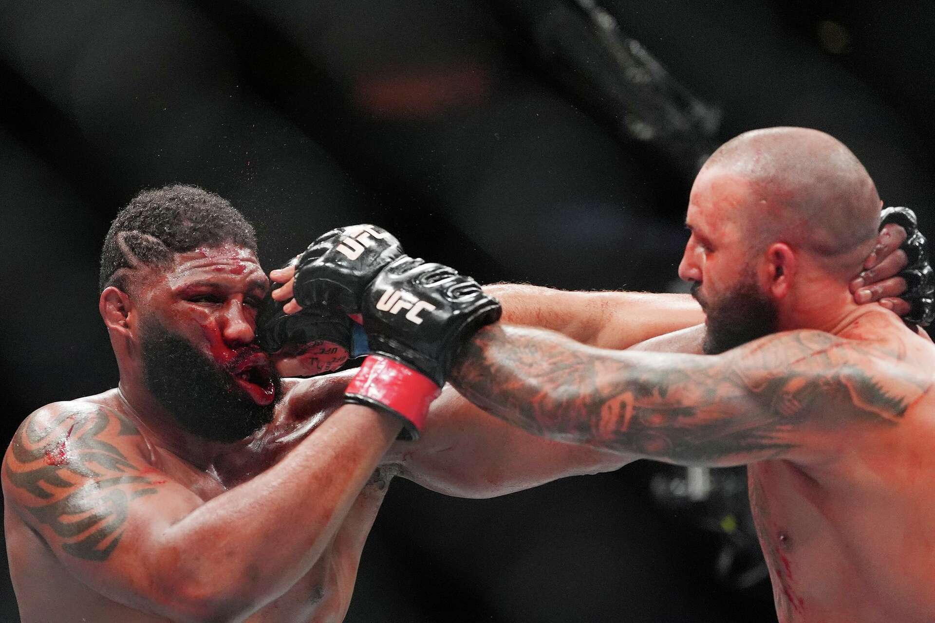 Ulberg delivers first-round KO to win light heavyweight belt as Trump ...
