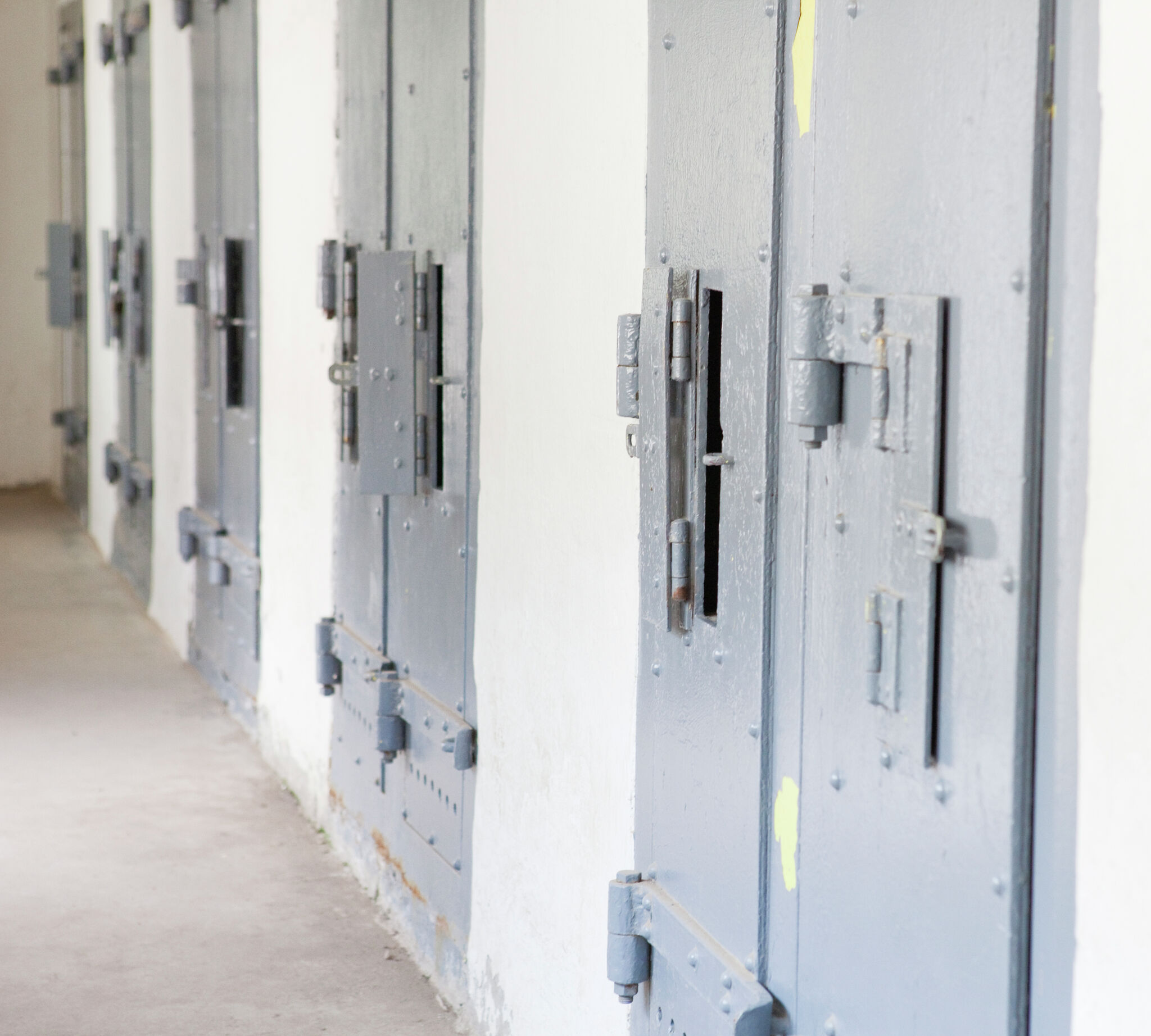 Years in solitary led to $390K settlement. ‘Son of Sam’ law freezes it
