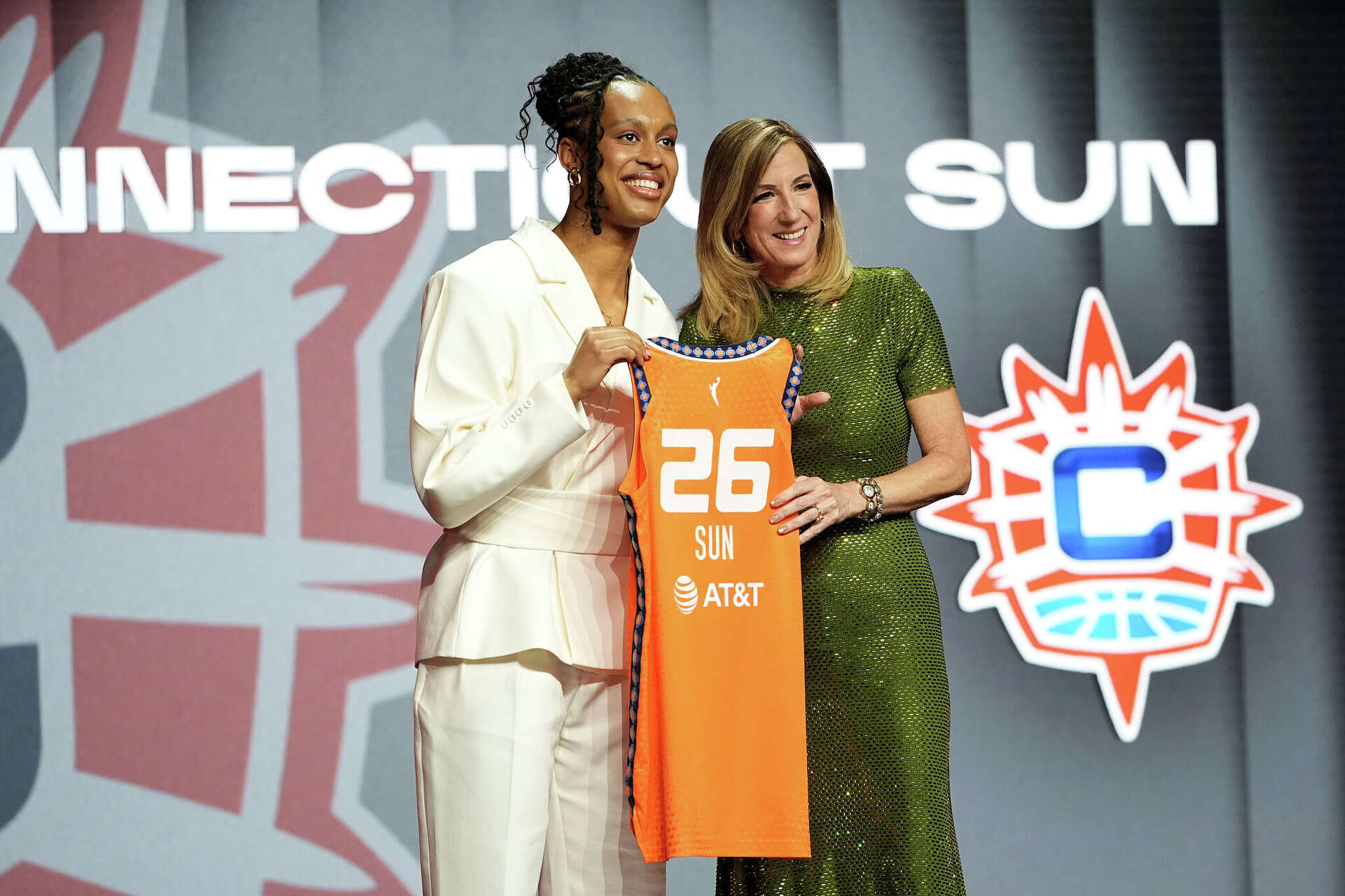 Who did the Connecticut Sun/Houston Comets pick in 2026 WNBA draft?