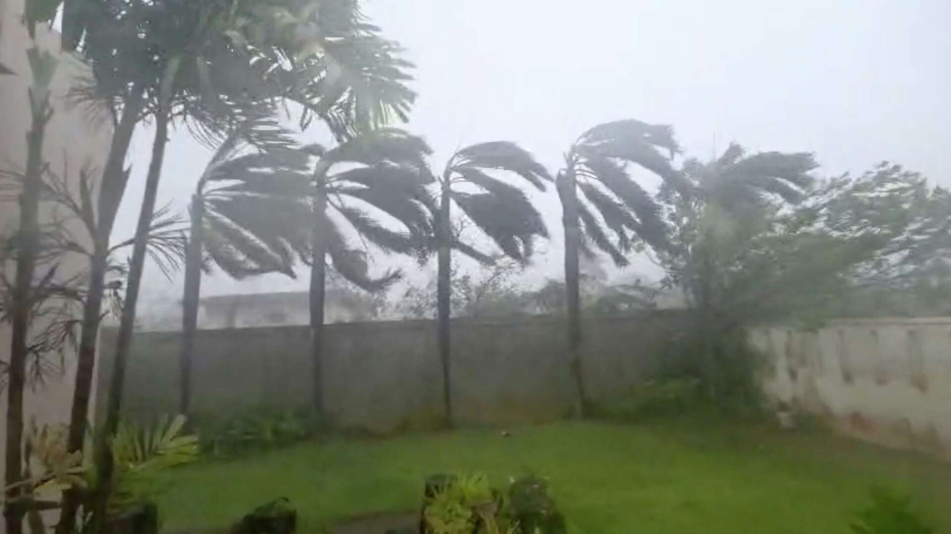 Super Typhoon Sinlaku hits Guam, Northern Mariana Islands. Track path