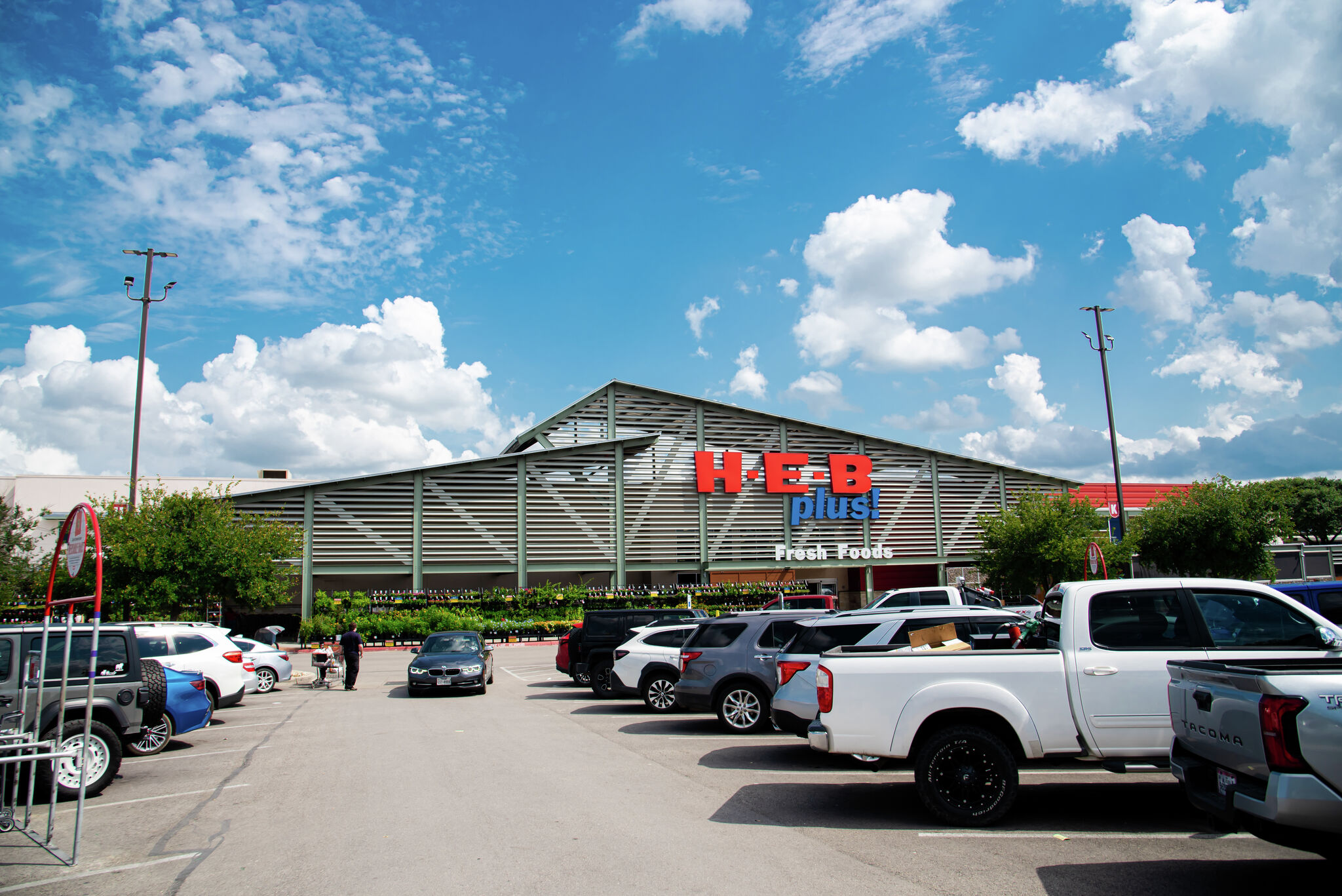 H-E-B confirms warehouse worker death. Here's what we know.