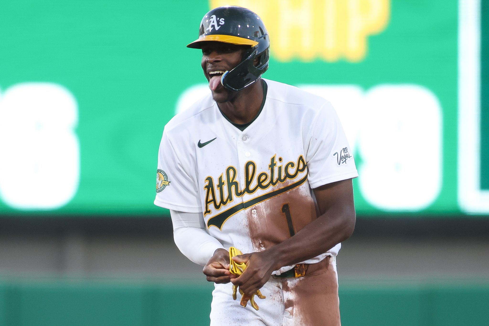 Jacob Wilson's 2-run single leads Athletics to 2-1 win that stops 7 ...