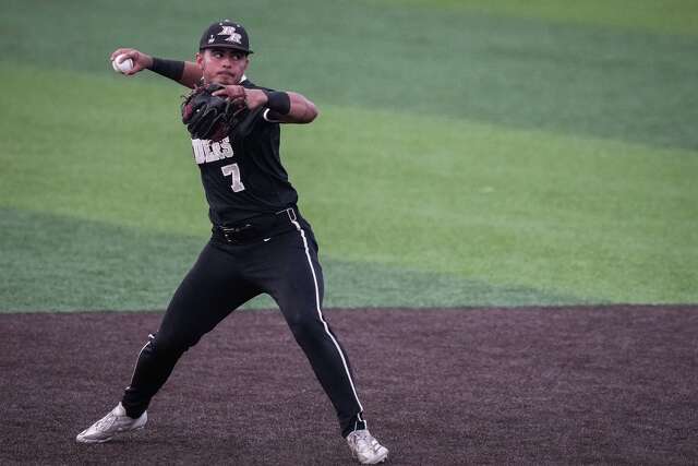 High school baseball: Rouse clinches District 25-5A title
