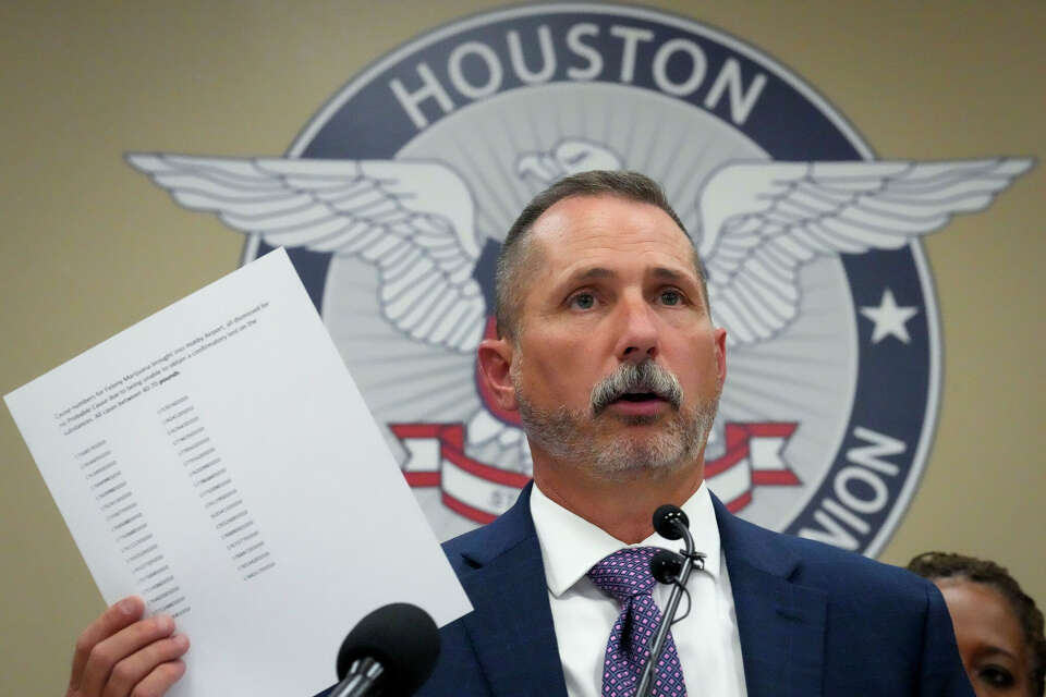 Fight over ICE rules pushes Houston City Hall into political chaos