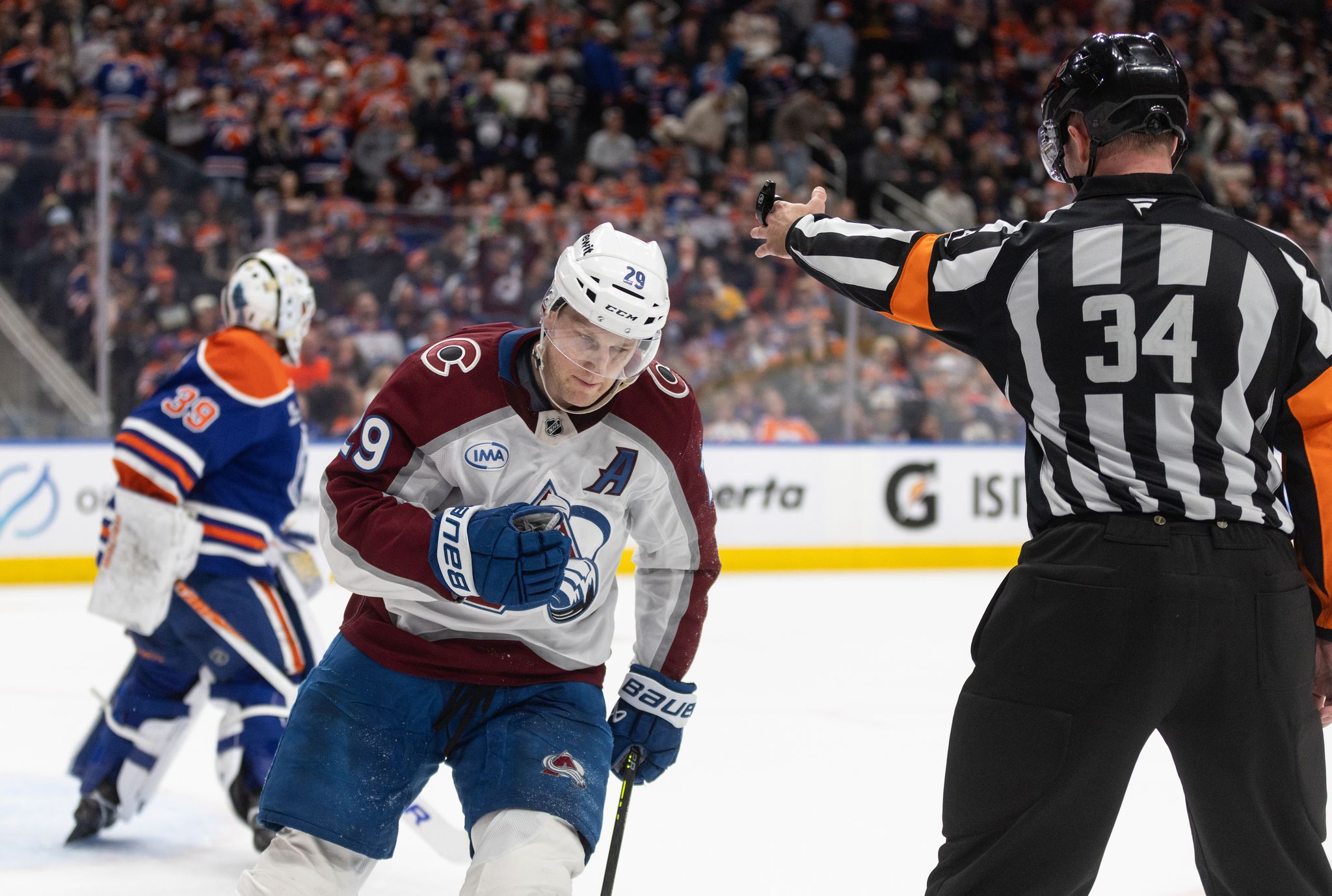 MacKinnon’s all-business season means leading NHL in goals, Hart Trophy ...