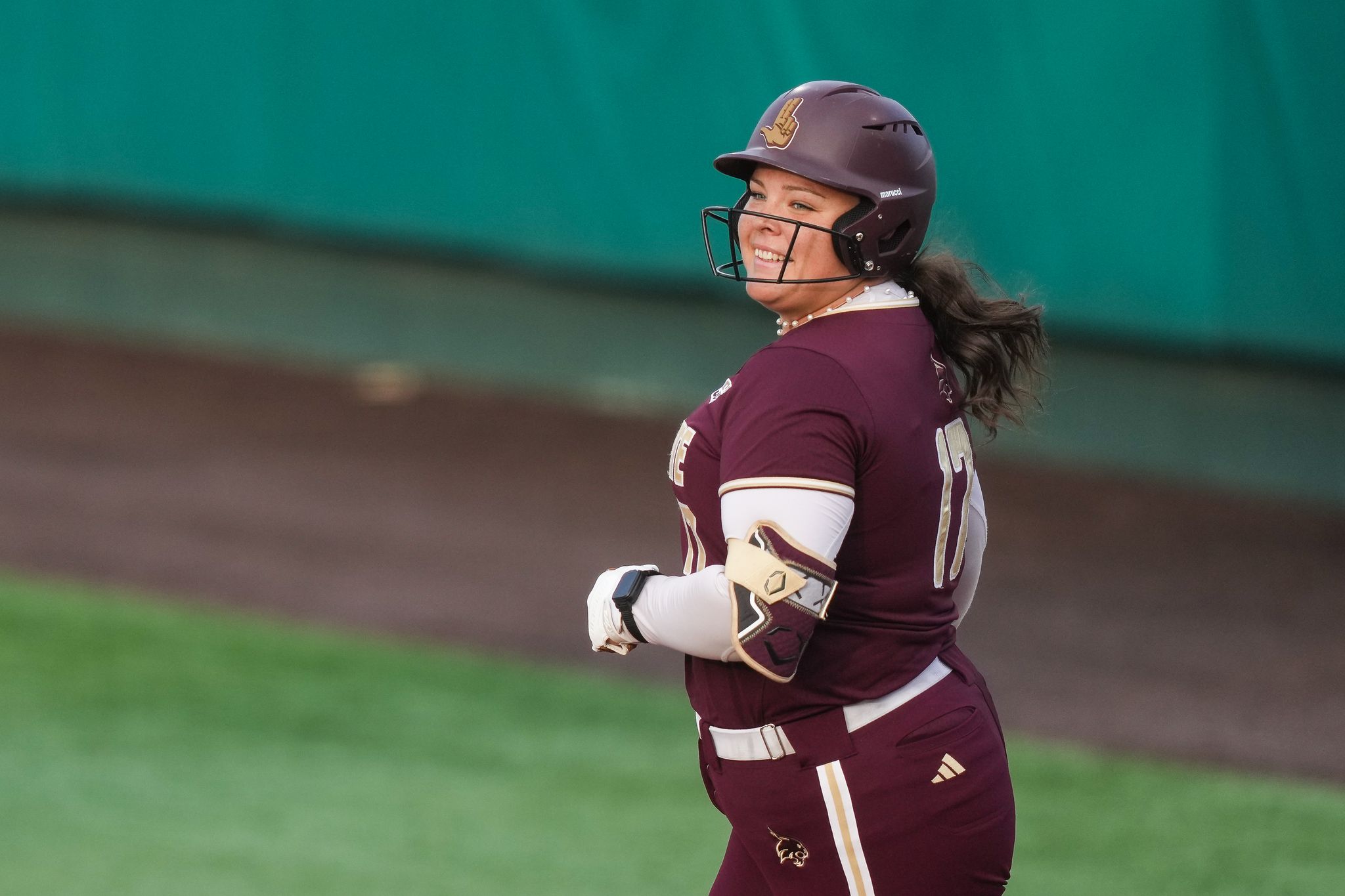 Texas State softball IF Aiyana Coleman draws bases-loaded walk