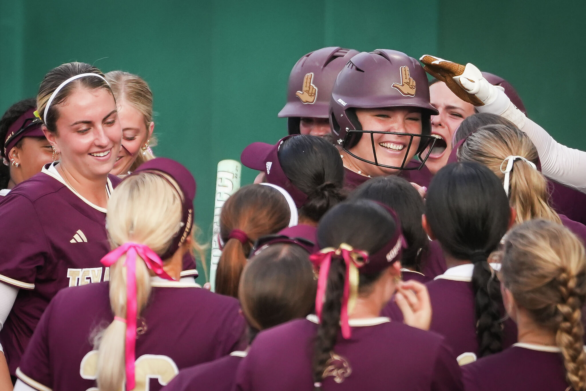 Texas State softball cruises into Sun Belt tournament finals