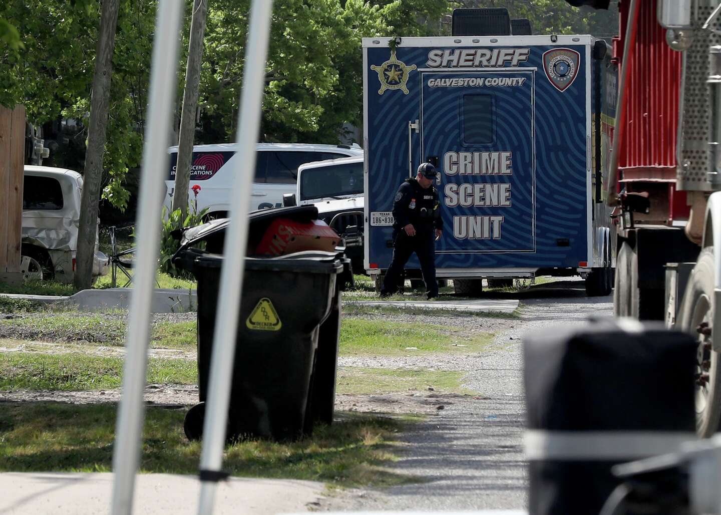 Texas Killing Fields: Bacliff home searched for human remains