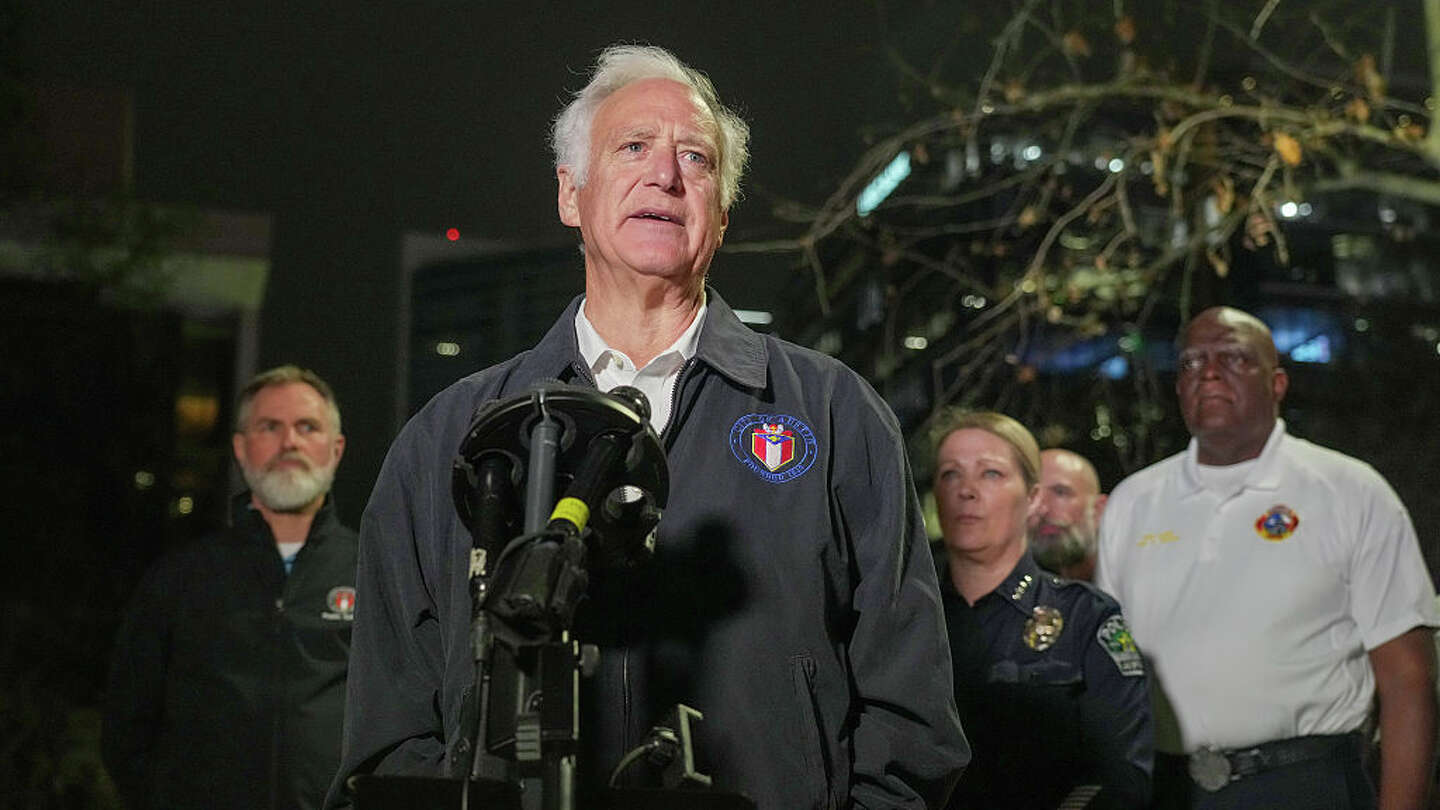 Austin mayor addresses Texas Gov. Abbott's ICE-related threats