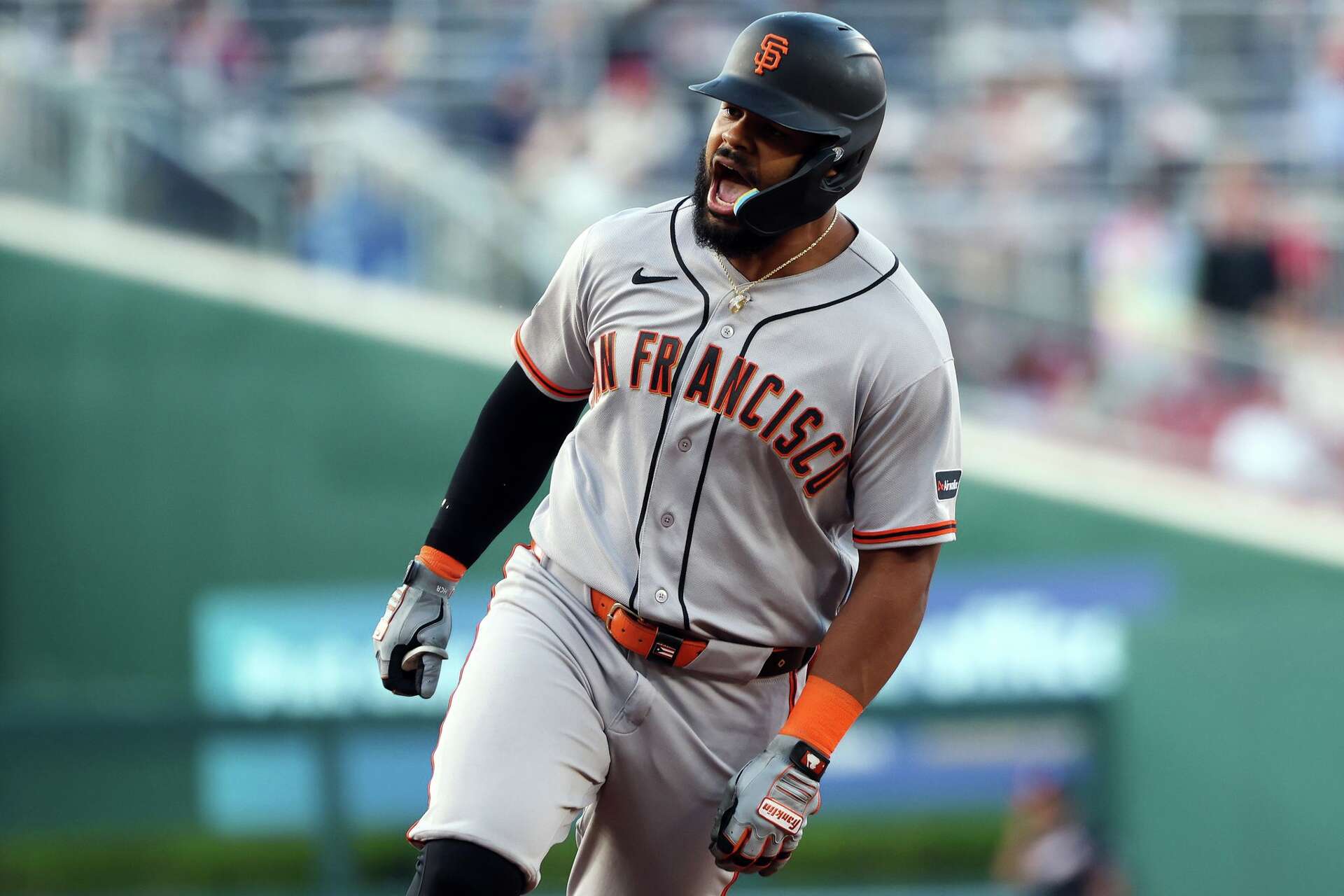 SF Giants pound three home runs in series-opening win over Nationals