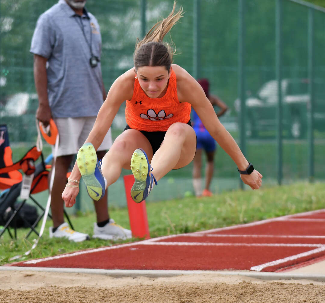 Edwardsville track teams win Madison County meet titles