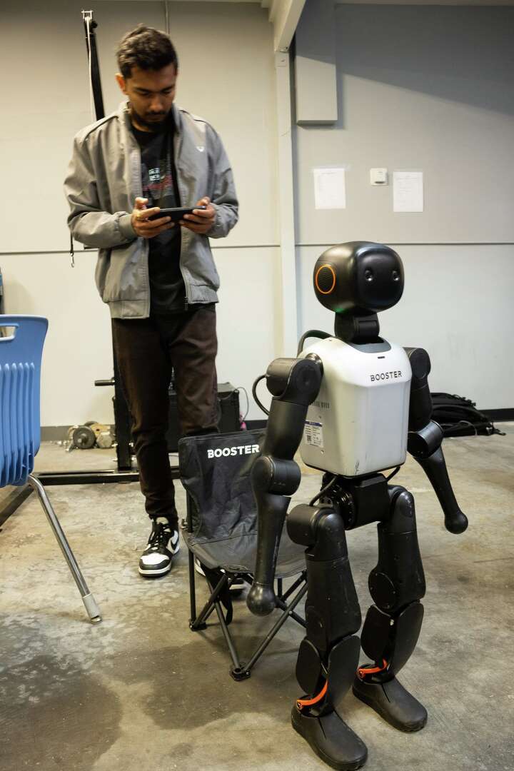 Dallas company The Robot Studio lets Texans rent robots