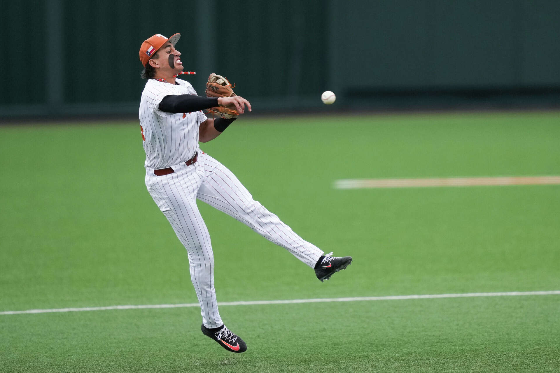 Texas baseball beats Alabama: Recap, highlights from Horns' Game 1 win