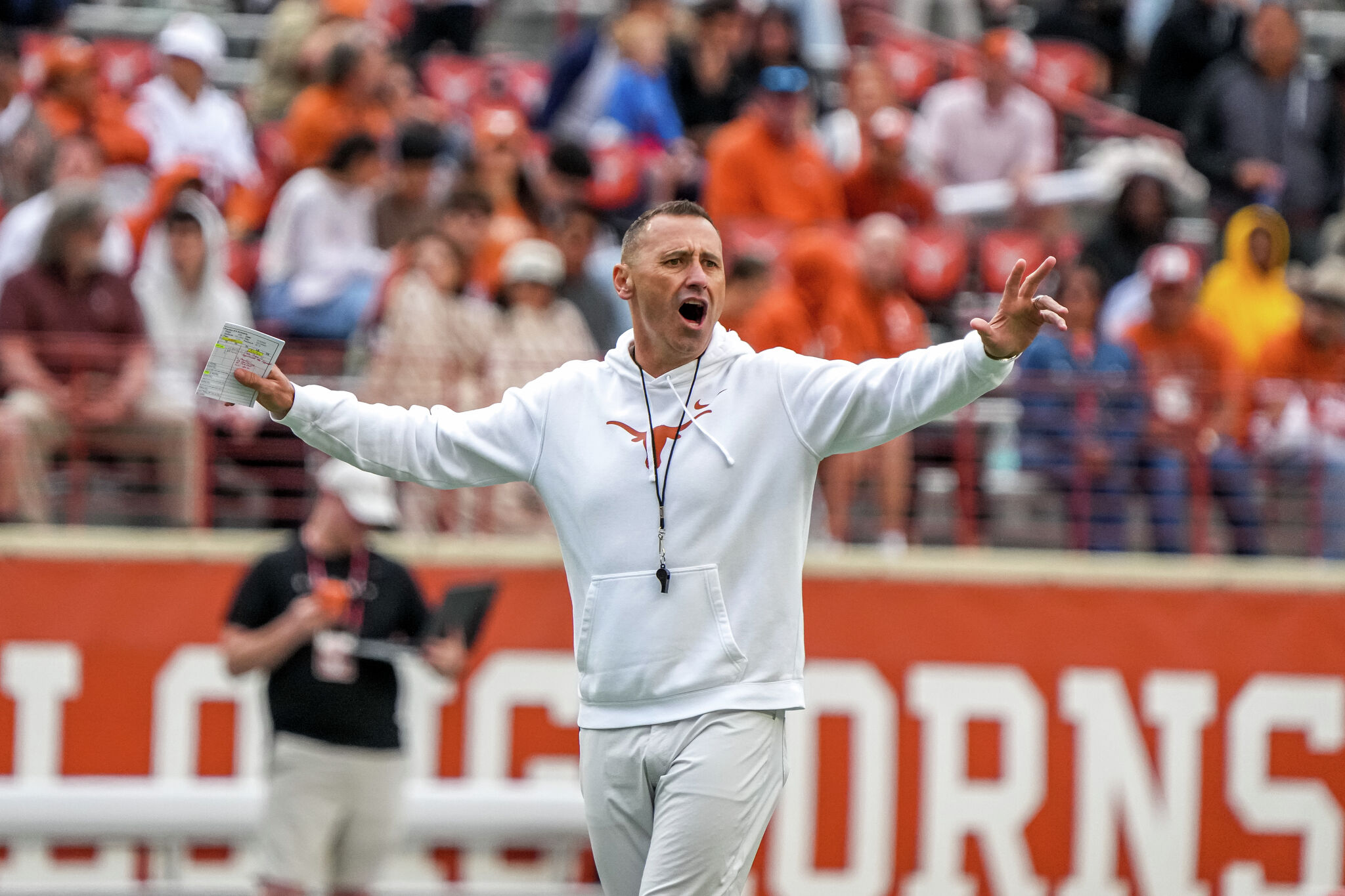 Texas football: Steve Sarkisian should touch on Ole Miss jab, O-line