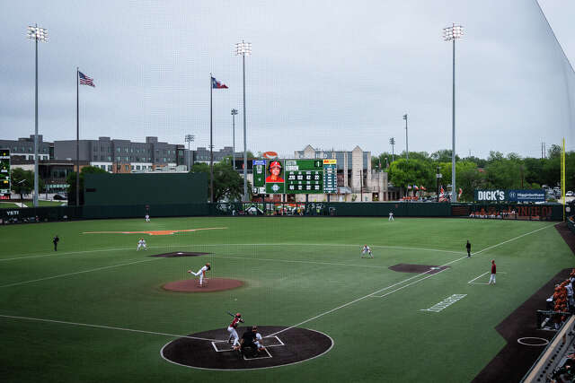 Texas, Mississippi State baseball teams face Austin's rainy forecast