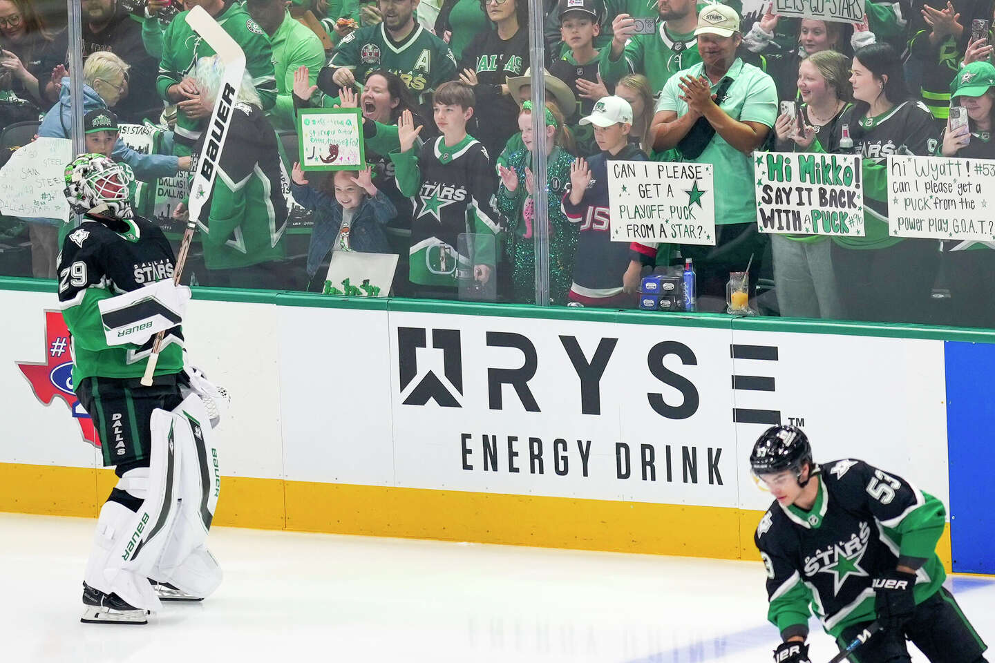 Full coverage: Minnesota Wild rout Dallas Stars in Game 1
