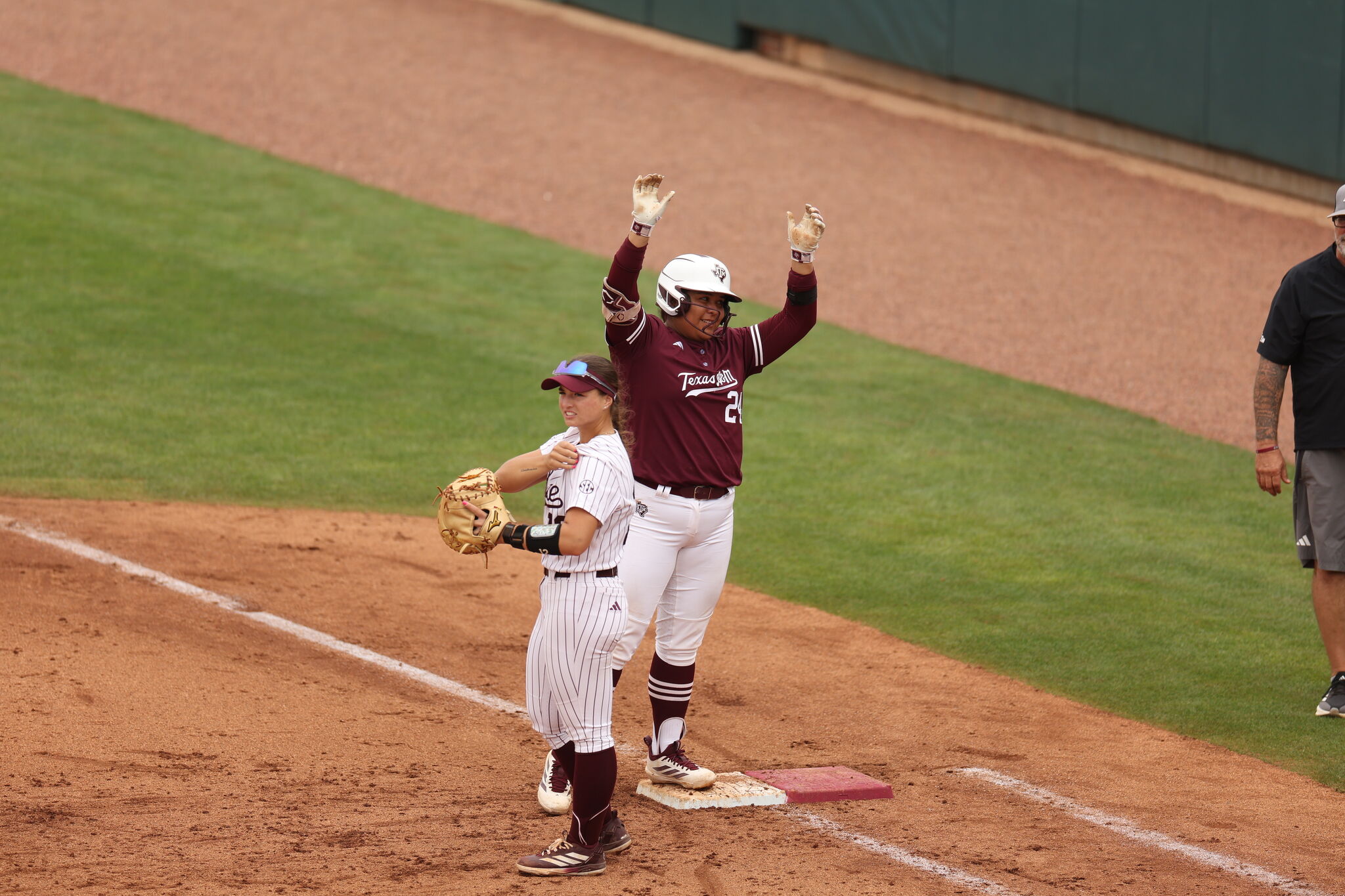 Texas A&M softball vs Mississippi State: Aggies sweep Bulldogs Sunday