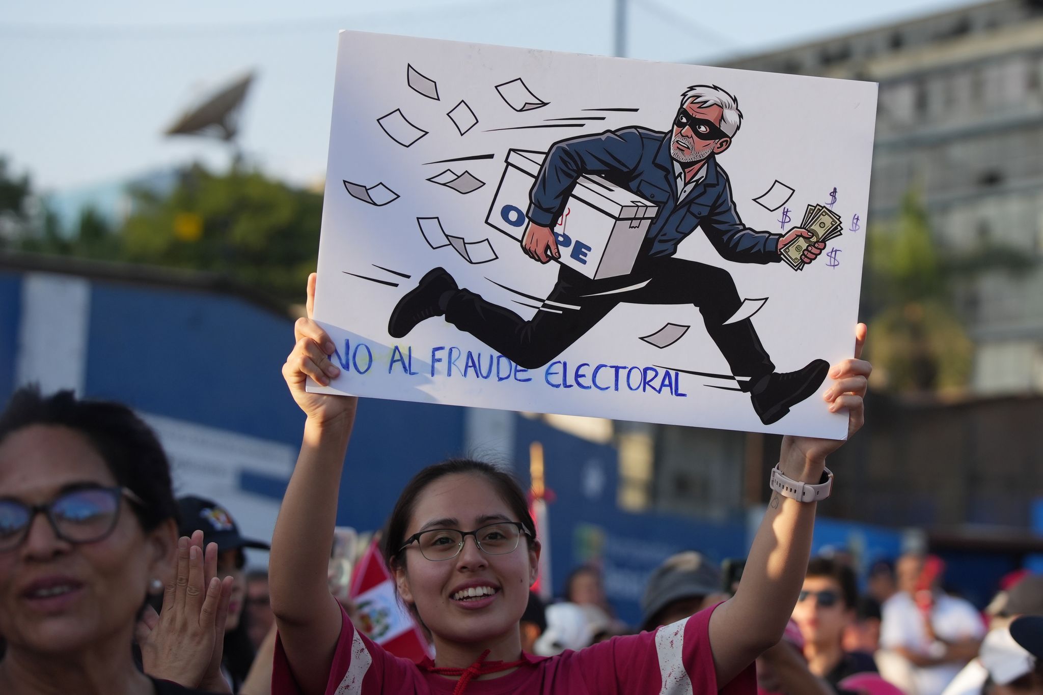 Peruvian court sets May 15 deadline for counting votes in presidential race