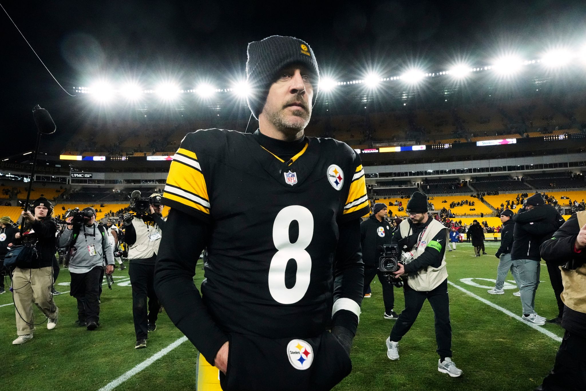Aaron Rodgers agrees to a 1-year deal to return to the Pittsburgh ...