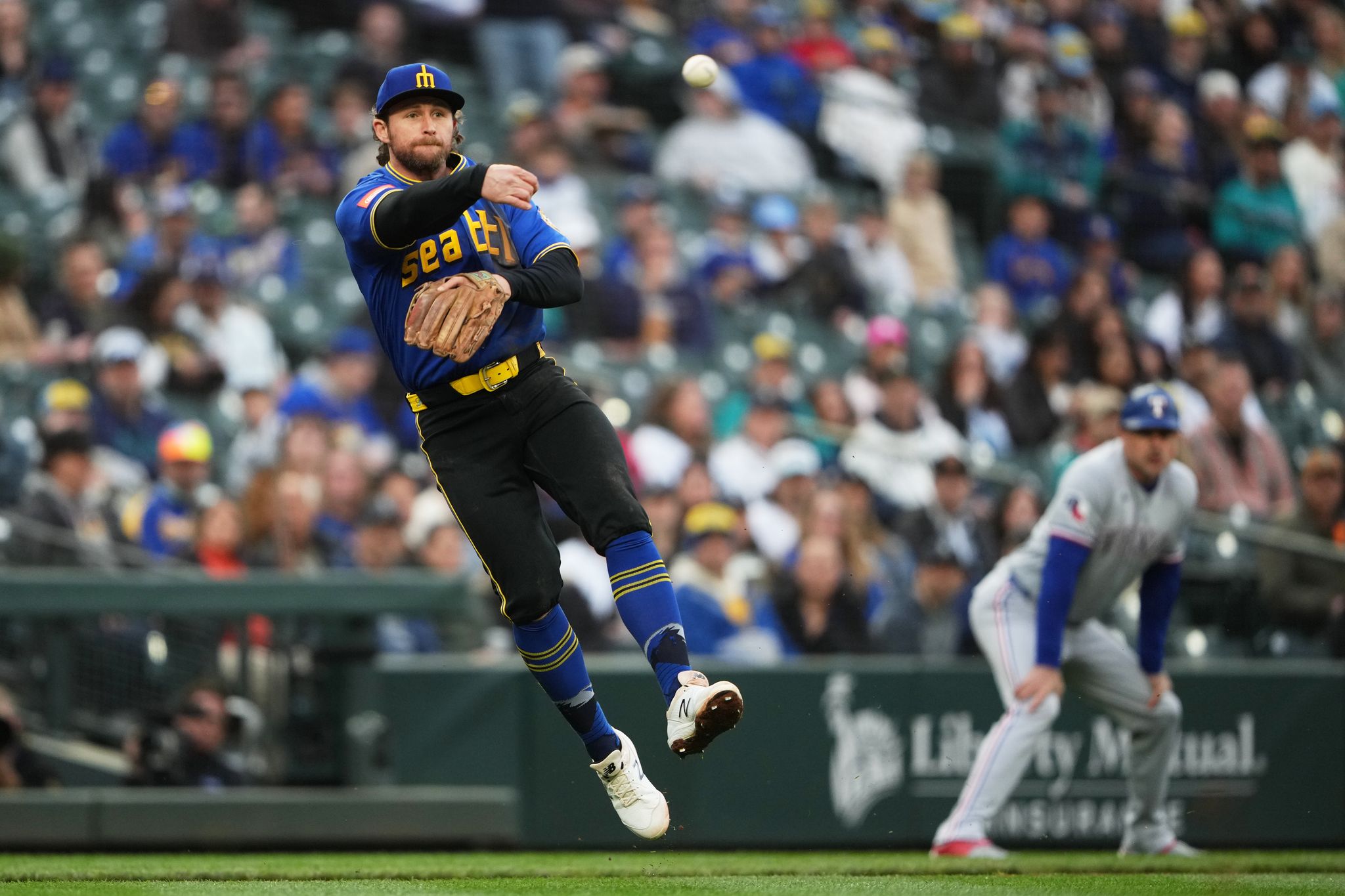 Mariners put Brendan Donovan on 10-day IL, add Will Wilson to active roster