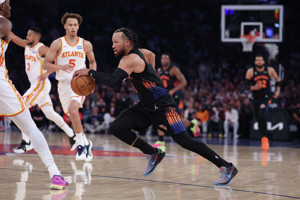 Incredible comeback sends Hawks to shocking Game 2 win vs. Knicks