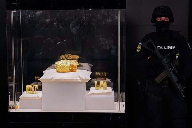 Priceless 2,500-year-old golden helmet returned to Romania after Dutch ...