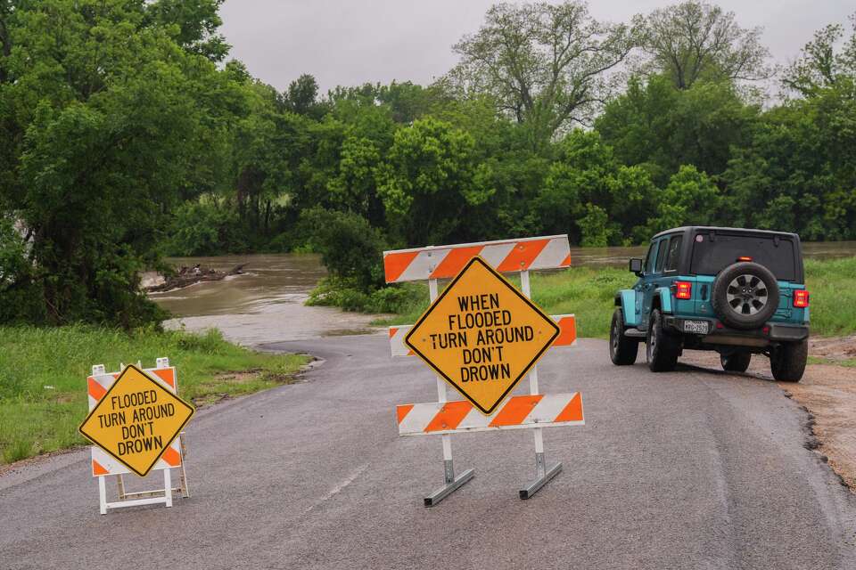 Georgetown flooding: San Gabriel River rise forces RV park evacuations