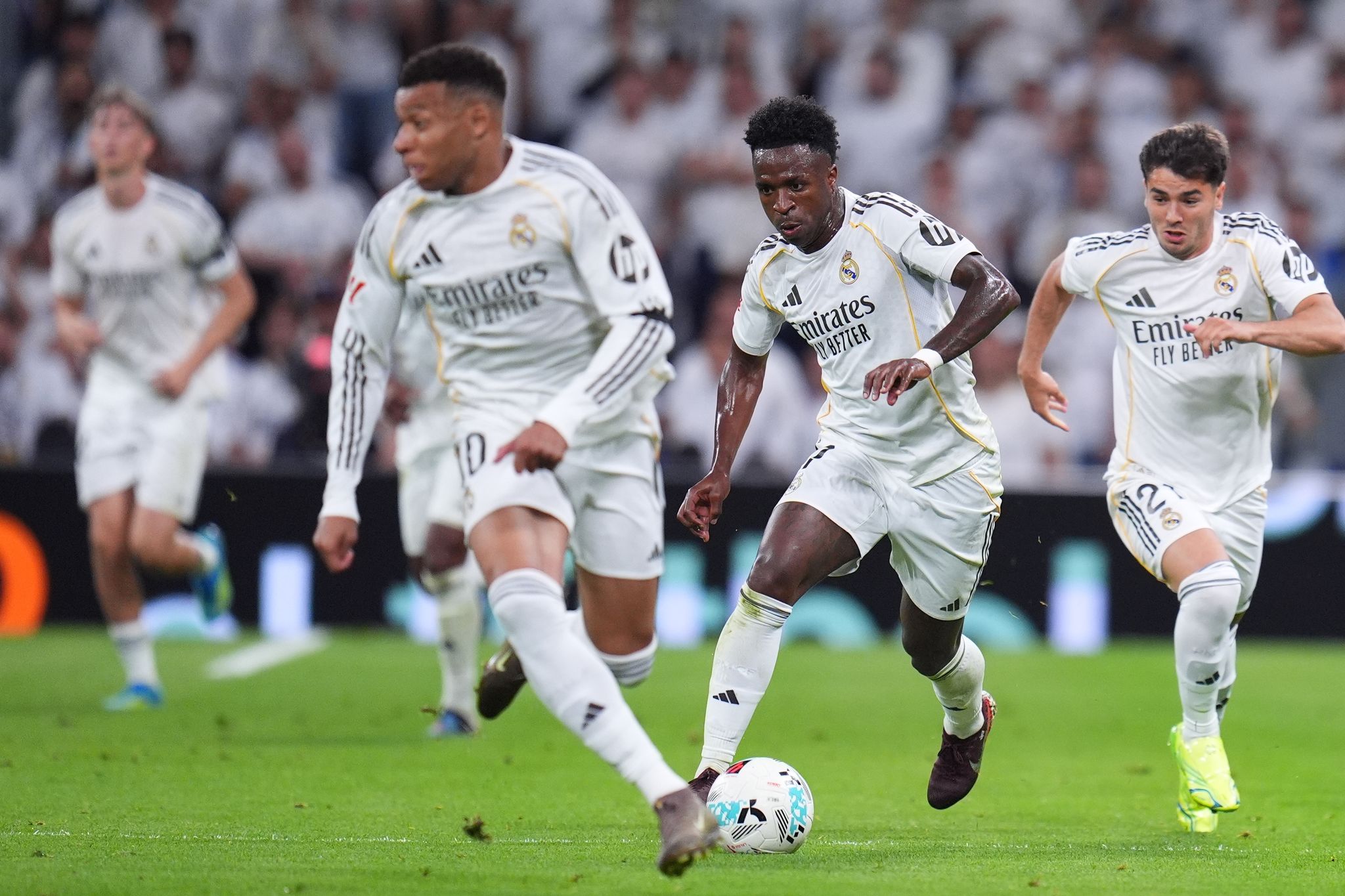 Mbappé and Vinícius lift Real Madrid out of a 4-game slump with a 2-1 ...