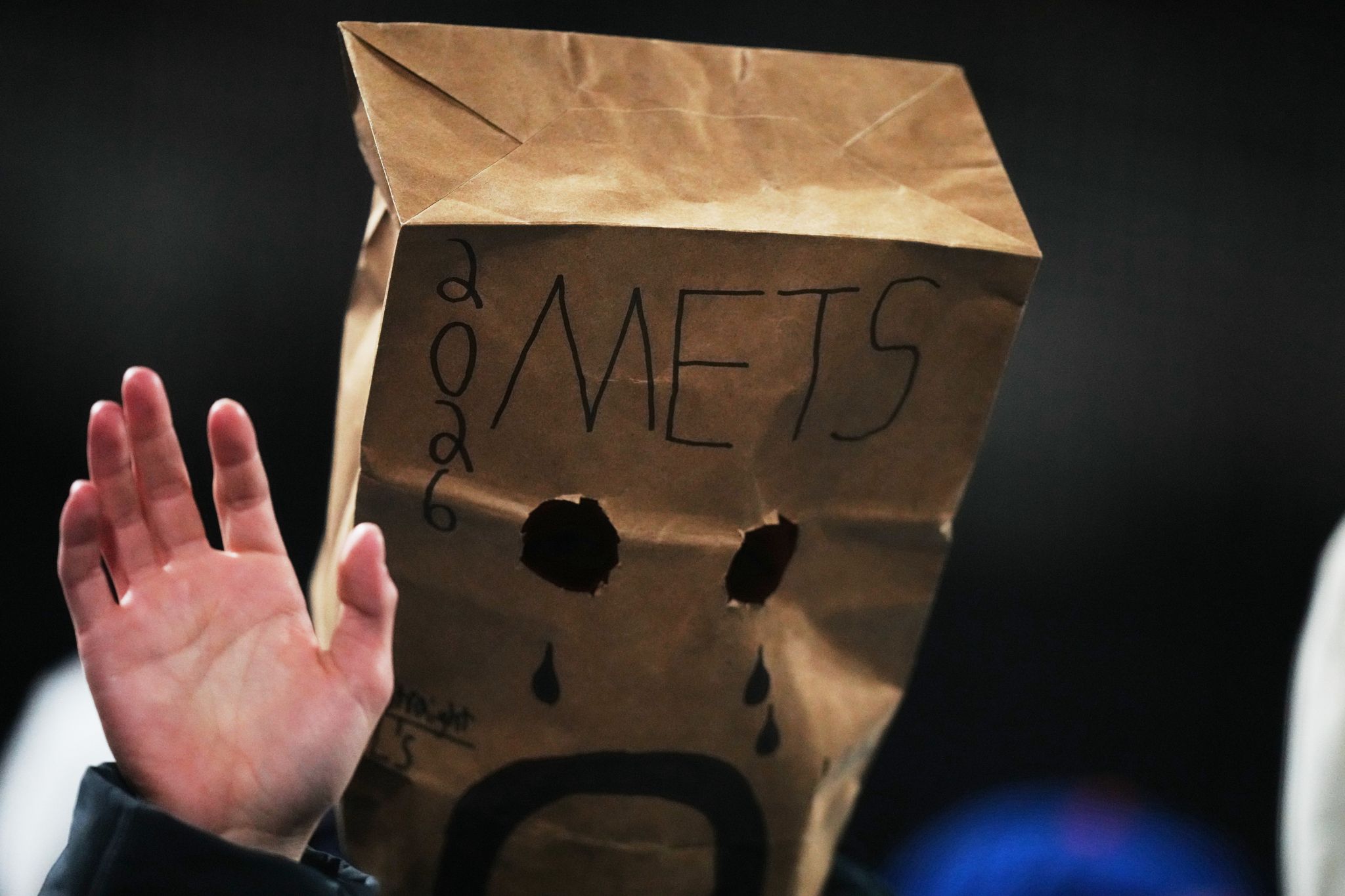 Mets fans mostly stay home but fill Citi Field with late boos as New ...