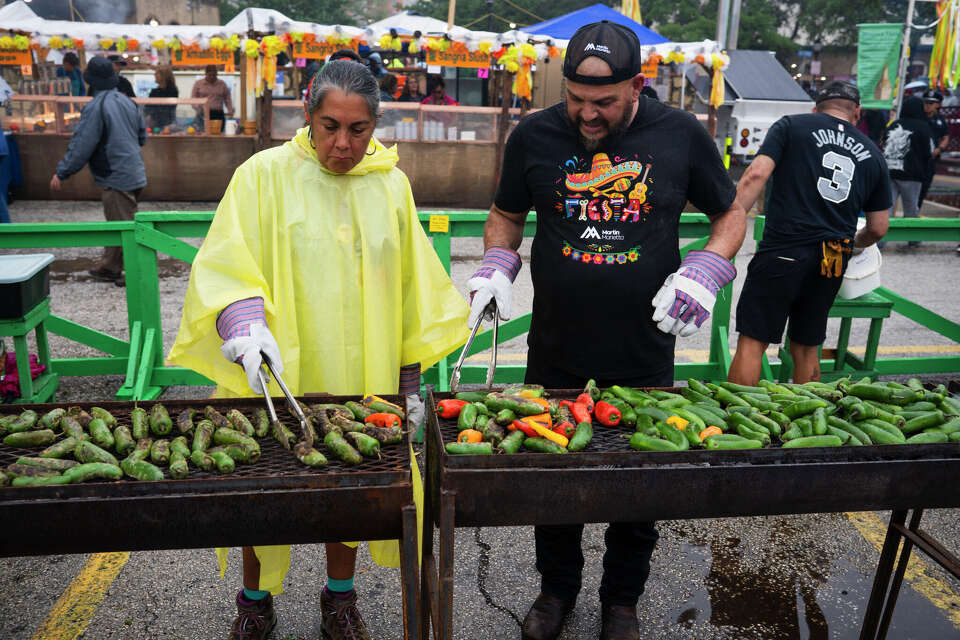 Rain fails to dampen fun, revelry at first night of NIOSA