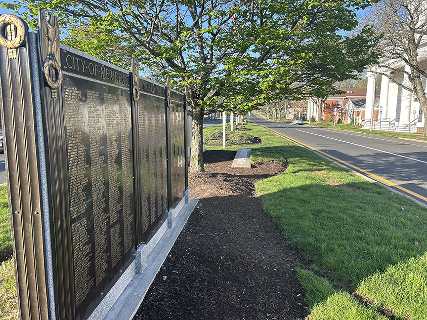 Meriden WWI monument restored after crash, WWII's repairs await funds