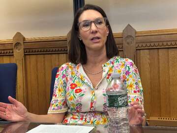 Why a plan to ban cellphones in all Connecticut schools fell apart