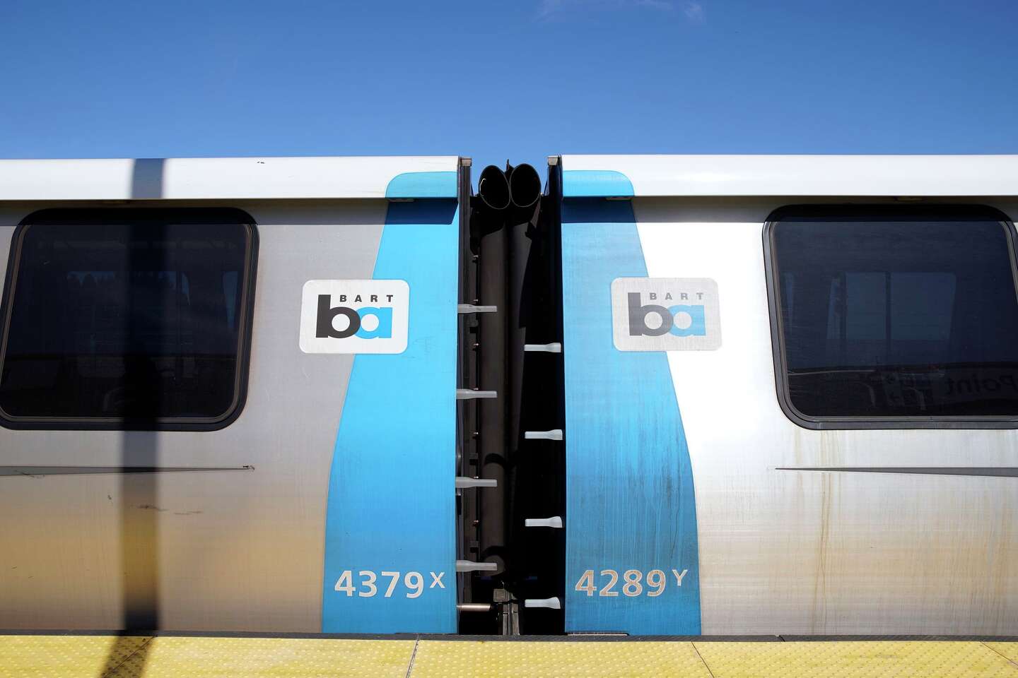 BART to host ’80s-themed prom for riders