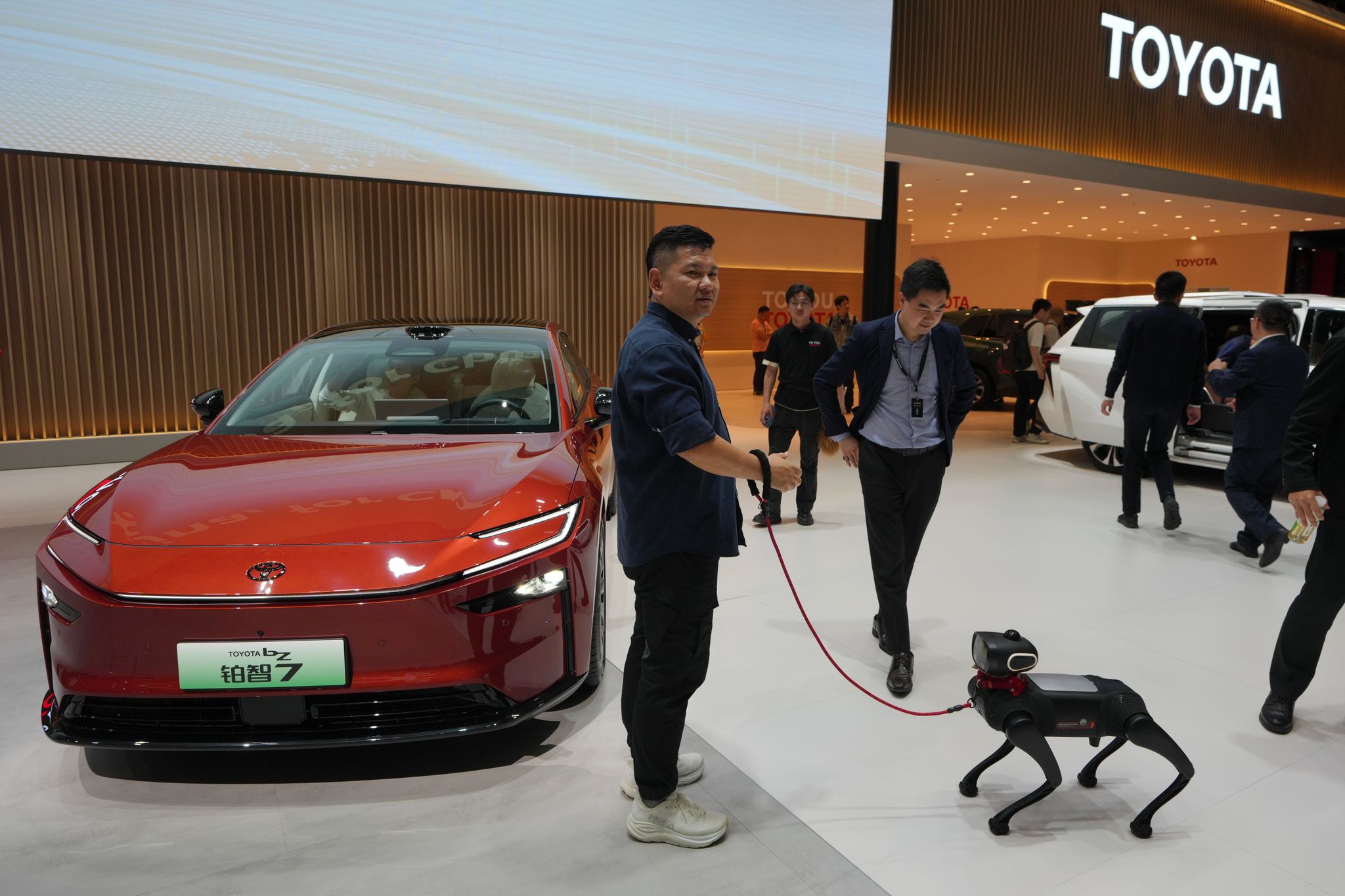 At Beijing auto show, Chinese carmakers flaunt new technologies as ...