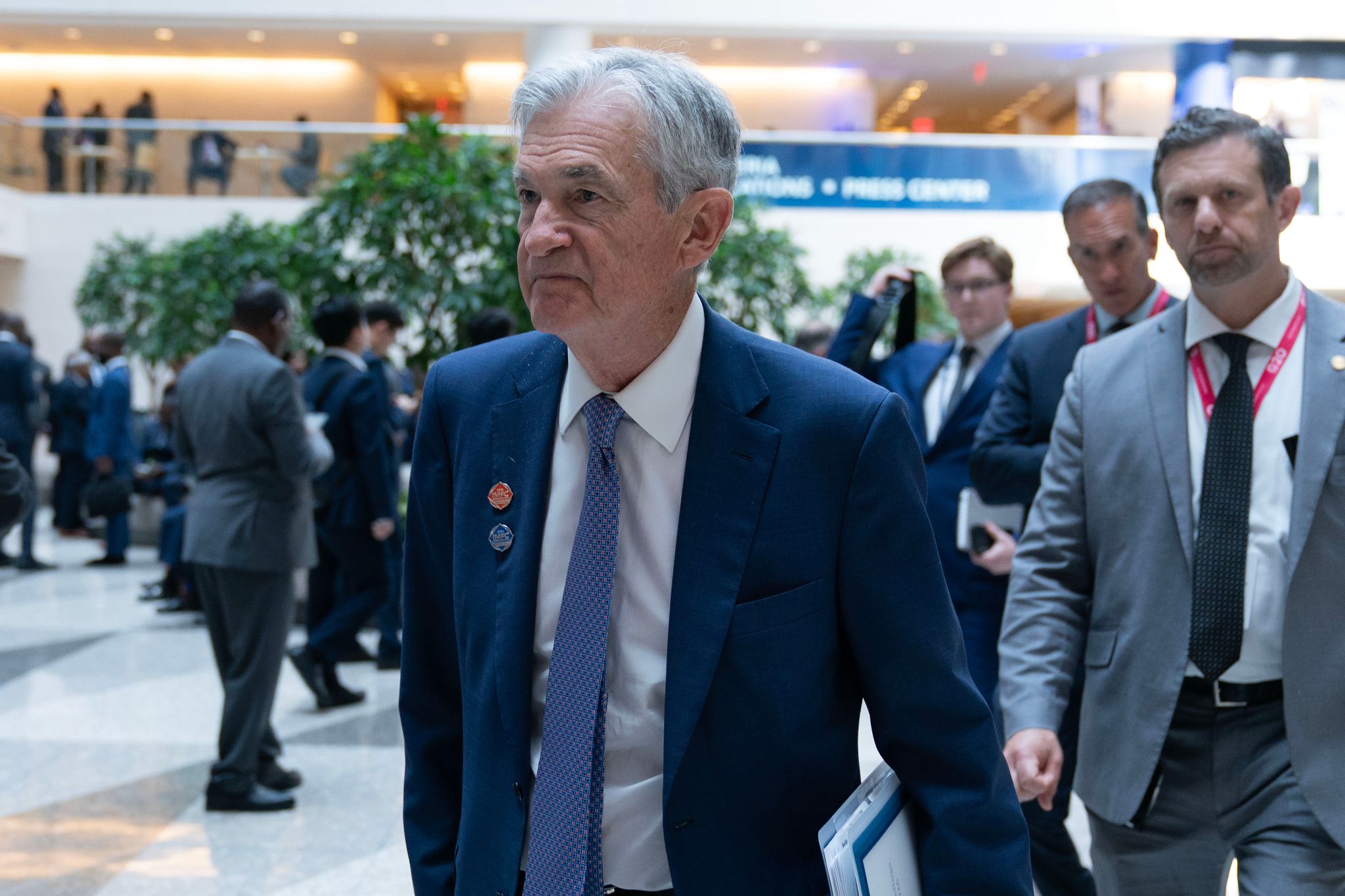 Justice Department drops criminal probe of Fed chair Powell, likely ...