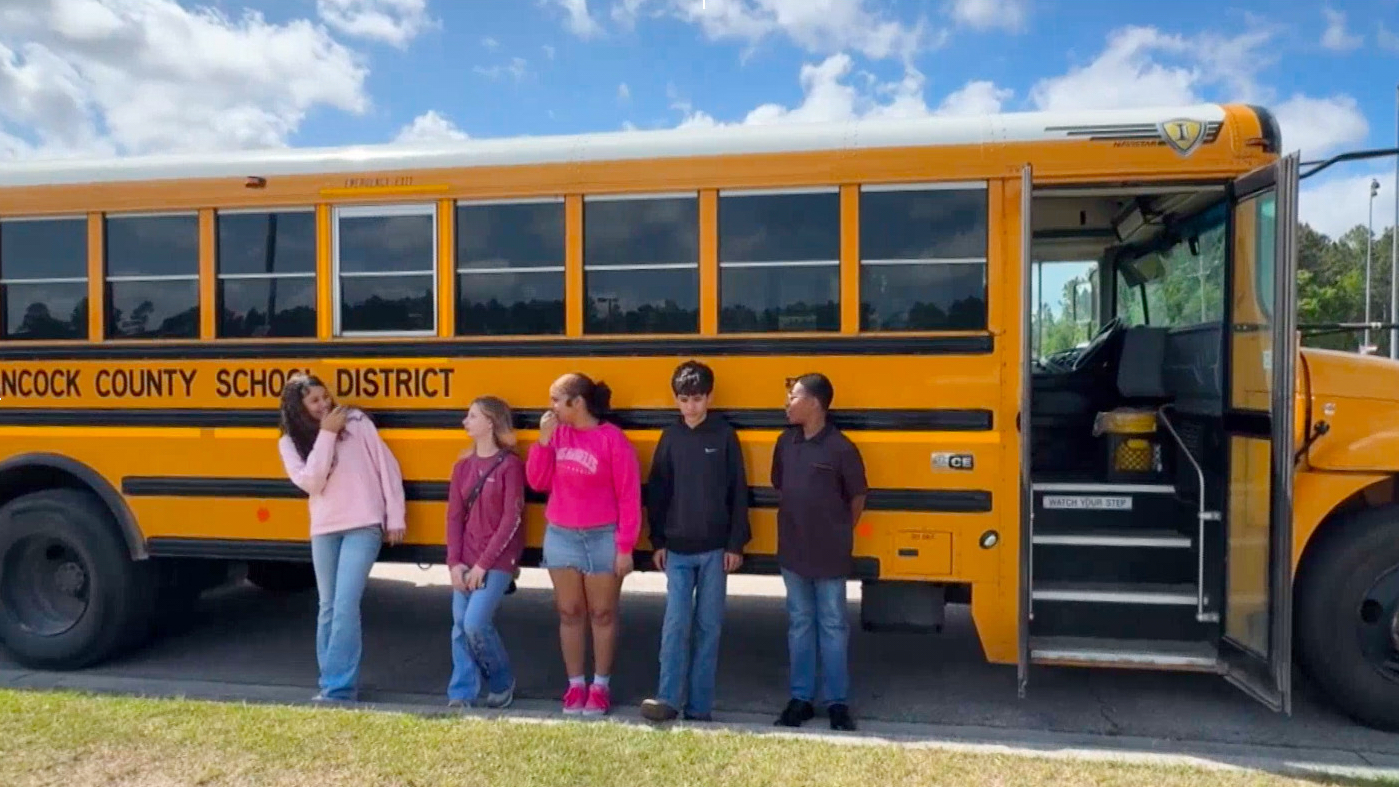 Mississippi middle school students stop bus from crashing after driver ...