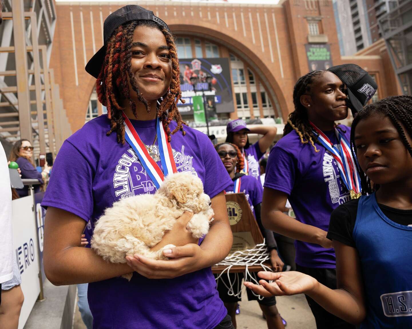 Dallas ISD celebrates basketball dominance with Victory Park parade