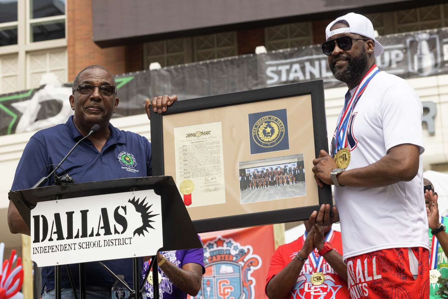 Dallas ISD celebrates basketball dominance with Victory Park parade