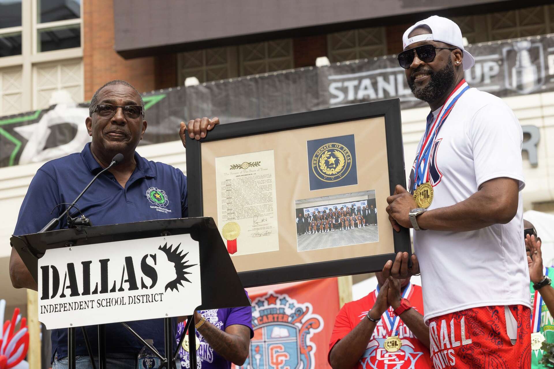Dallas ISD celebrates basketball dominance with Victory Park parade