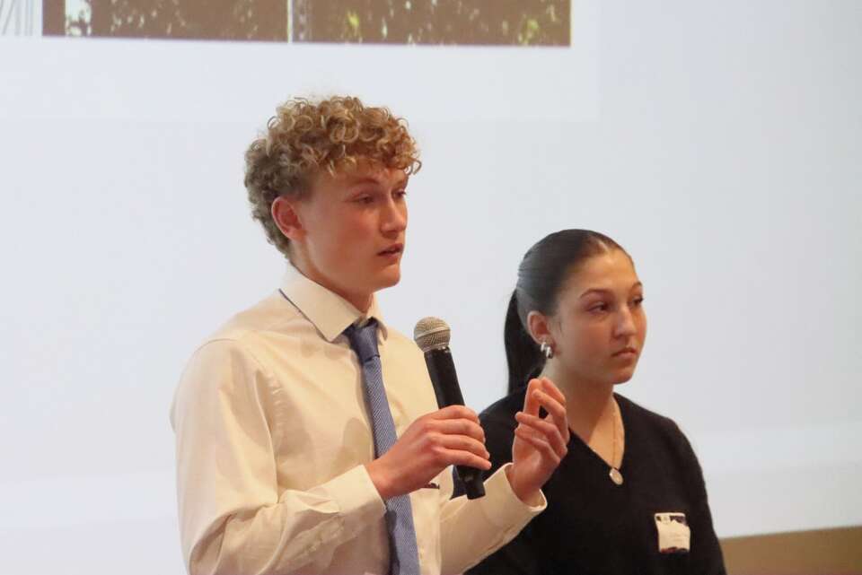 Dow High teams win top prizes in innovation contest at SVSU