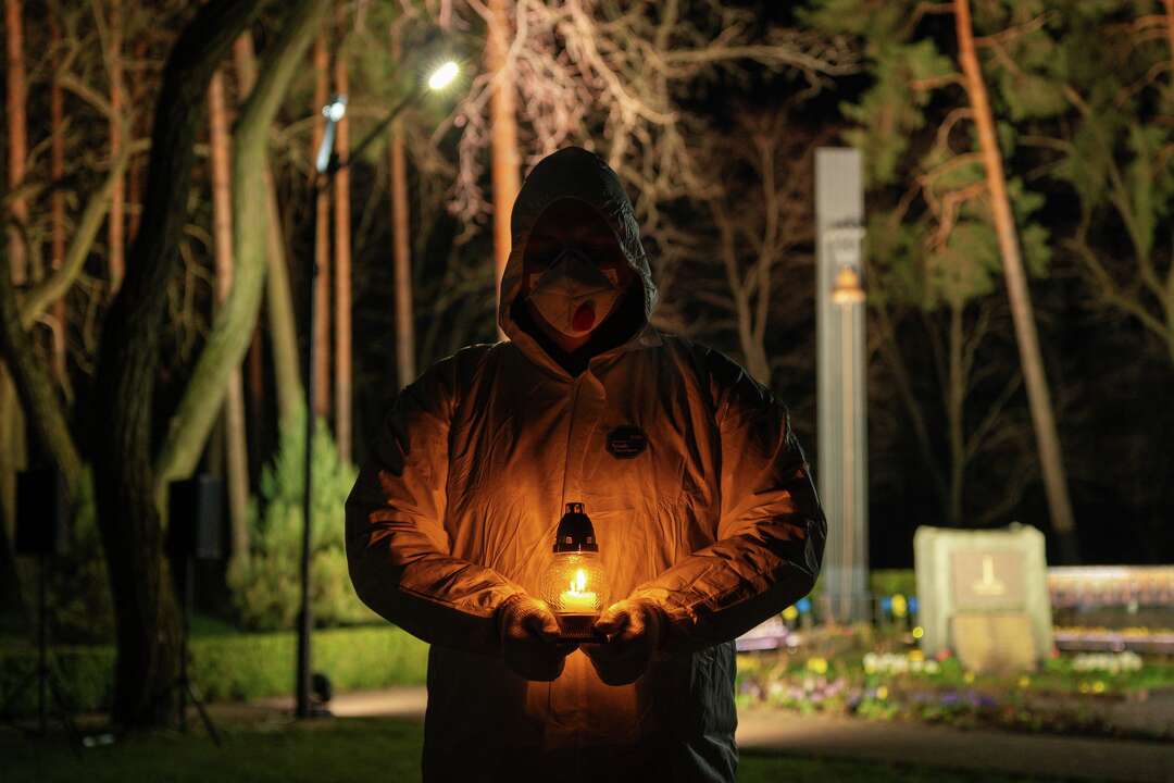 Despite Russia’s war, one Ukrainian city still gathers for midnight ...