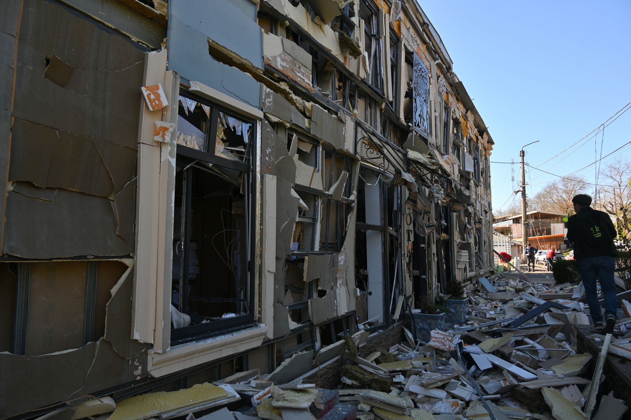 Russian drone attack wounds 14 while Ukrainian drones kill 2 in Russia ...