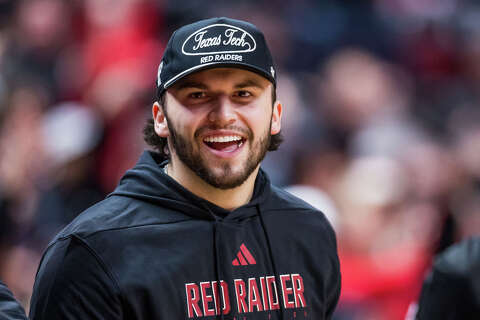 Texas Tech QB enters treatment for gambling addiction