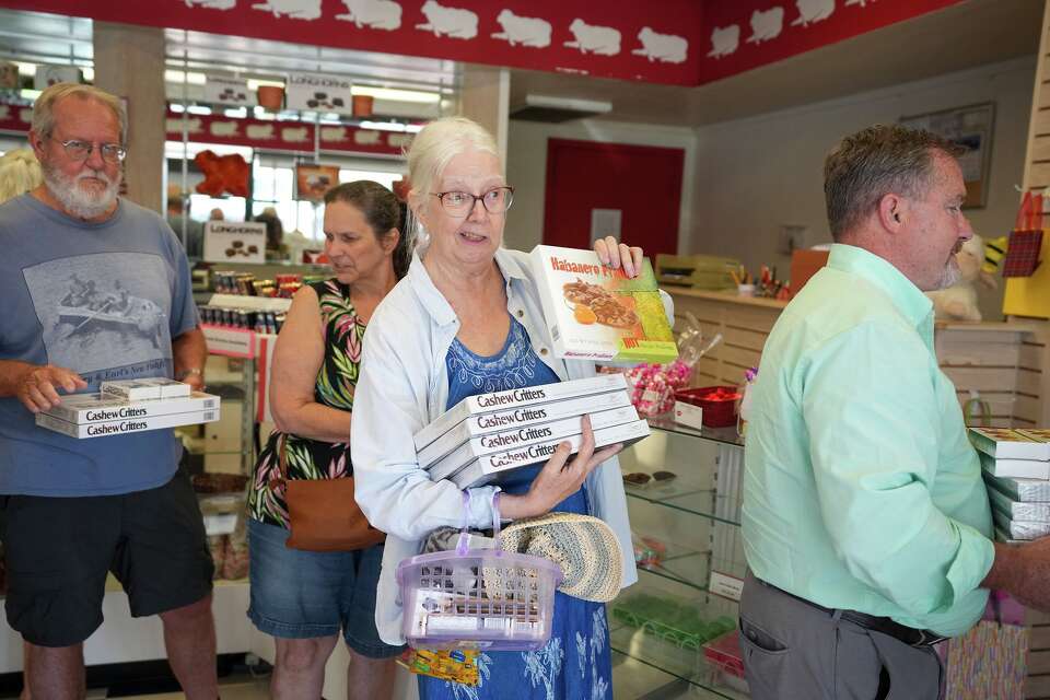 Lammes Candies Austin closing photos show final rush