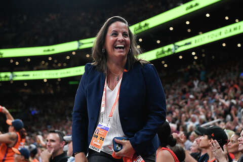 Jen Rizzotti faces final season before Connecticut Sun move