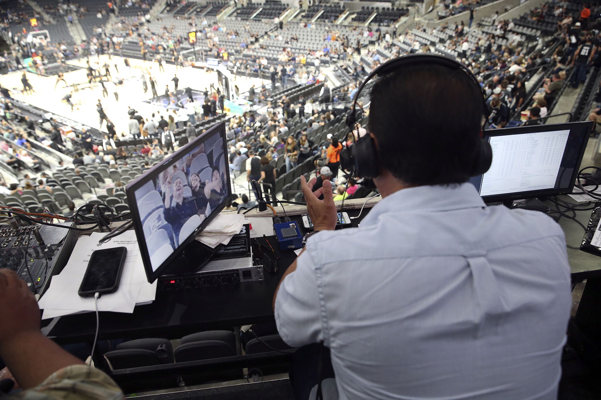 Spurs Spanish radio voice Paul Castro reflects on improbable journey