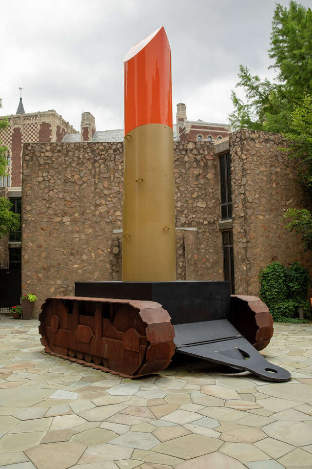 Why is there a giant lipstick tube in the middle of Yale's campus?