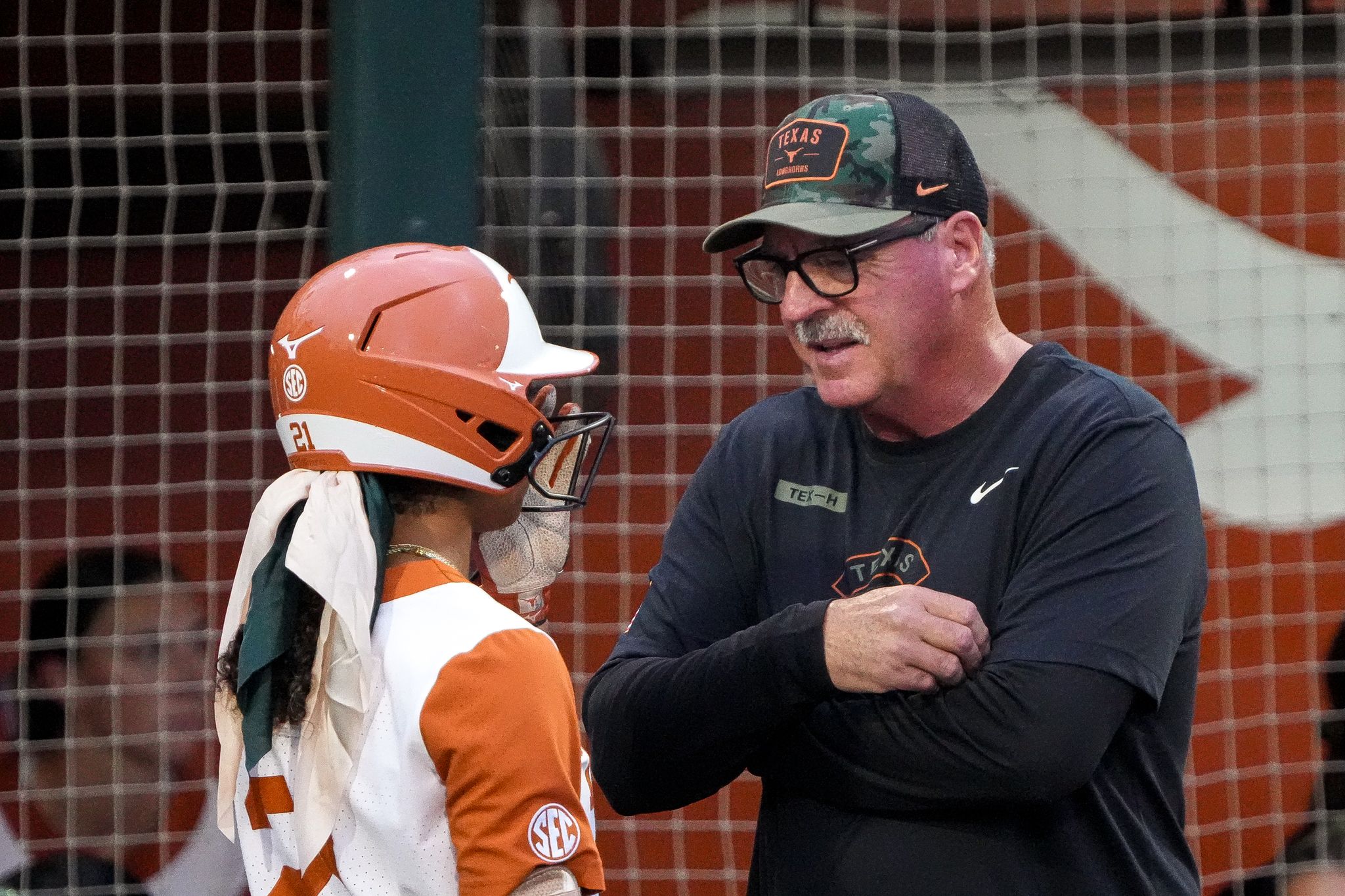 WCWS: How Texas Longhorns prepare for Alabama, Nebraska softball